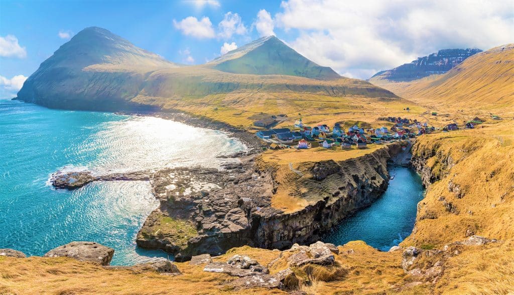 Les îles Féroé : joyau brut de l'Atlantique ! - TRVLR